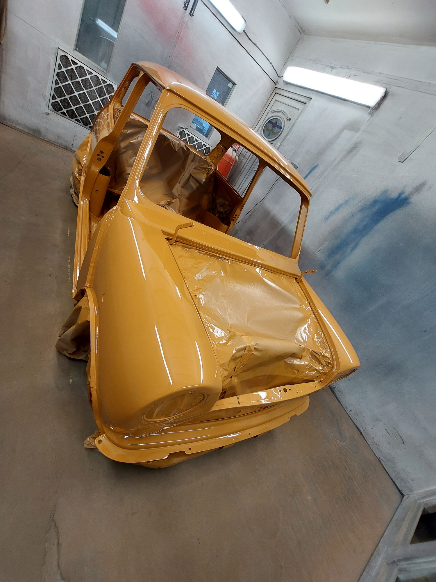 Sneak peek at this freshly painted shell 😍#mini#classiccarrestoration# ...